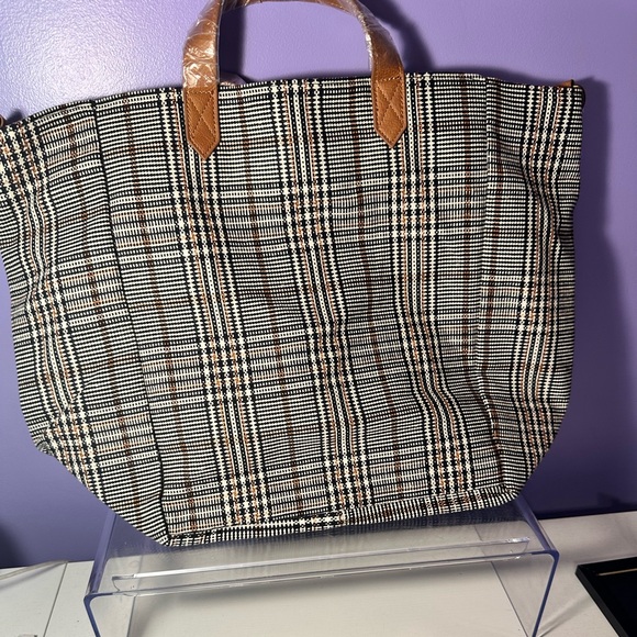 thirty-one | Bags | Chic Checkered Tote With Tan Handles | Poshmark